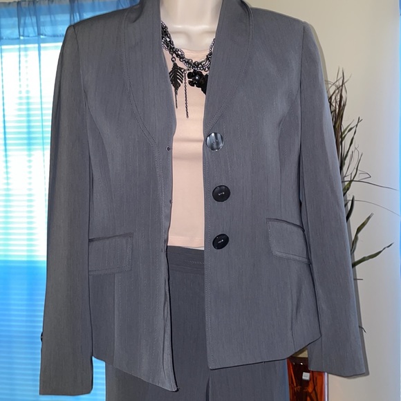 Kasper | Pants & Jumpsuits | Kasper Gray Pinstripe 2 Piece Pant Suit ...